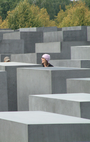 Holocaust-Mahnmal | BERLIN Tour and Guide